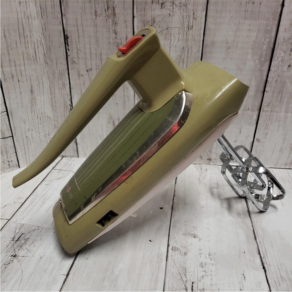 General Electric | Kitchen | Vintage Ge General Electric 3 Speed Green ...